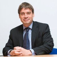 WHO IS PAULA HAWKINS’S NEW BOYFRIEND | Land Of Books